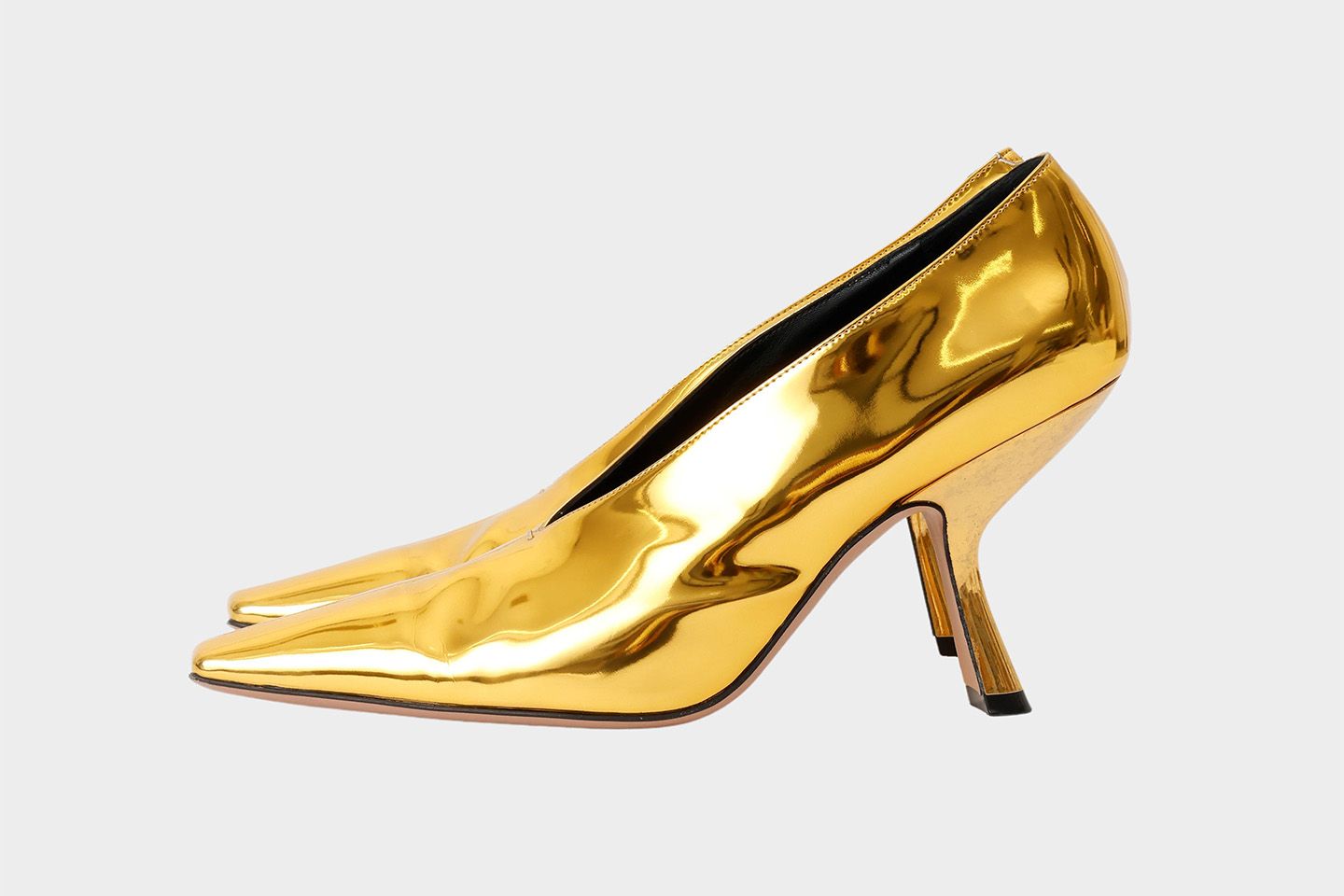 「CINOH」×「PELLICO」コラボシューズが登場！フォーマルシーンの女性を美しく魅せるパンプス | Precious.jp（プレシャス）