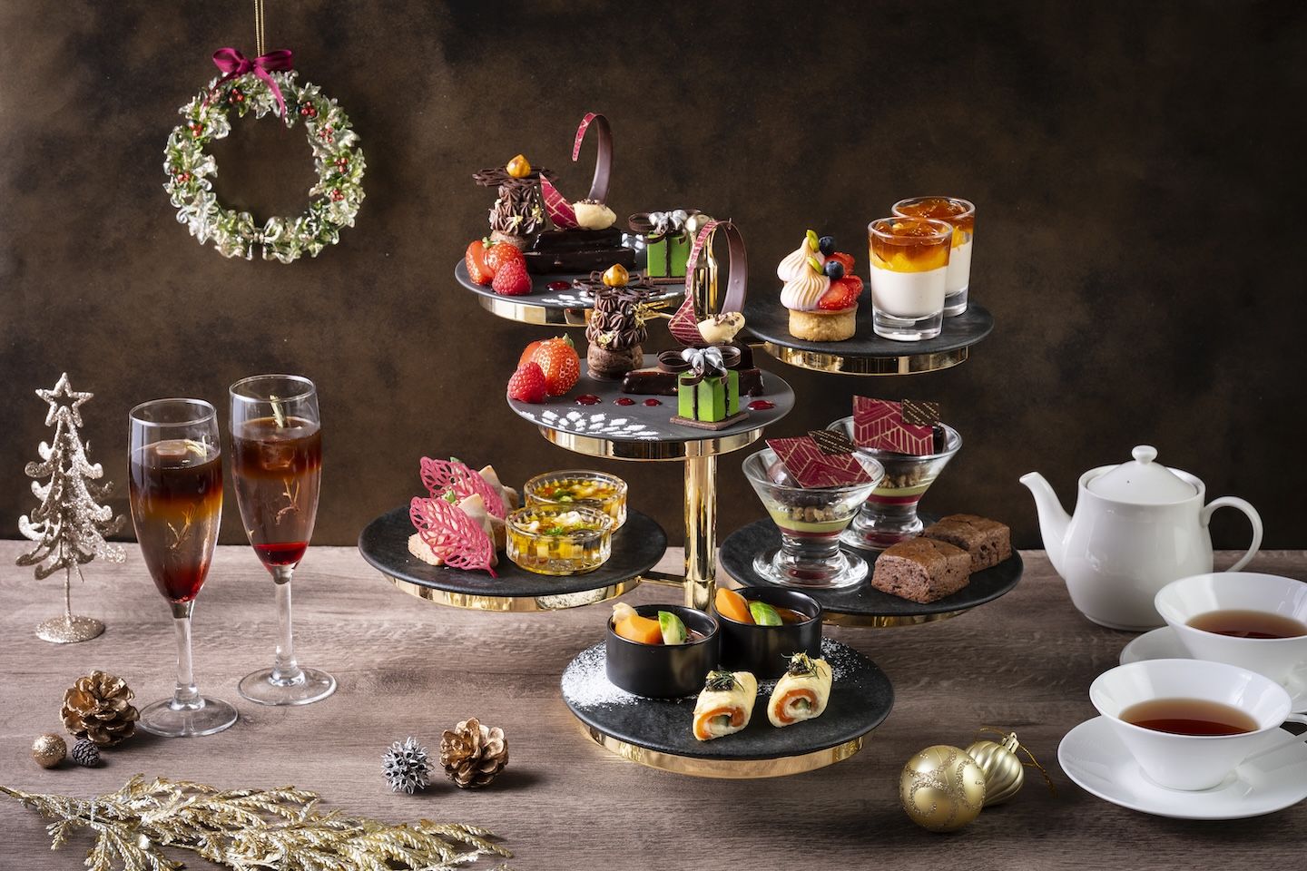 高級ホテルの「クリスマスアフタヌーンティー」5選｜「ザ・プリンス パークタワー東京」や「ザ・リッツ・カールトン大阪」など | Precious.jp（プレシャス）