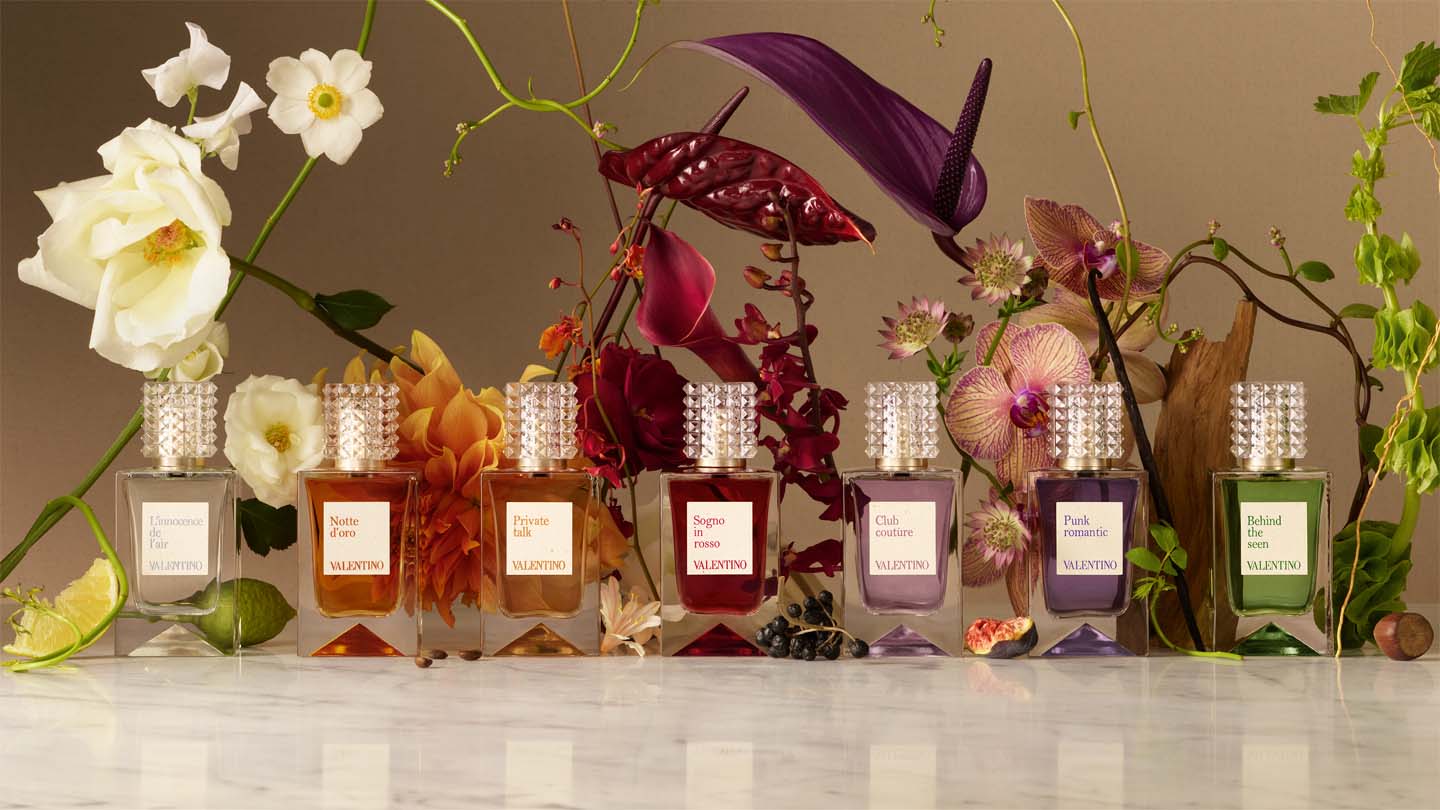 【ヴァレンティノ ビューティ】香りの引き立て役を担うクチュール仕立てのレイヤリングフレグランスがお目見え | Precious.jp（プレシャス）