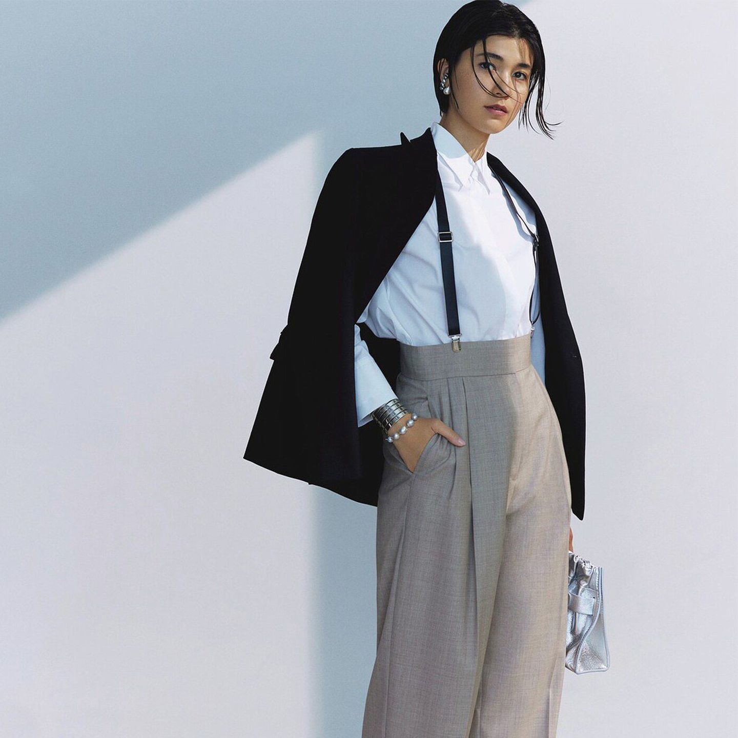 シャツの着こなしがピリッと締まる「サスペンダー」で、モード感とスタイルアップを叶えて｜凛々しい存在感に必見 | Precious.jp（プレシャス）