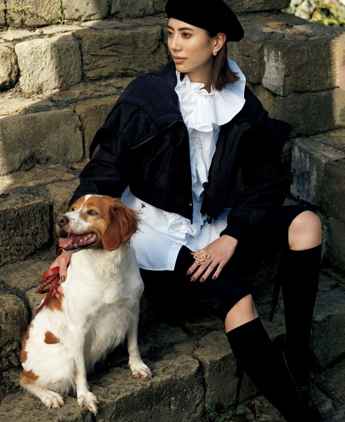 11/22 Sat｜英国貴族を思わせるような「ディオール」の白シャツで格調高いモノトーンスタイルに【365日コーディネート】 | Precious.jp（プレシャス）