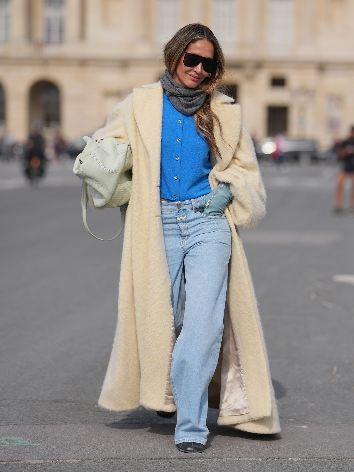 （画像一覧）品よくスマート！「ブルー×ベージュ」のフェミニンベーシック3選【海外スナップ】 | Precious.jp（プレシャス）