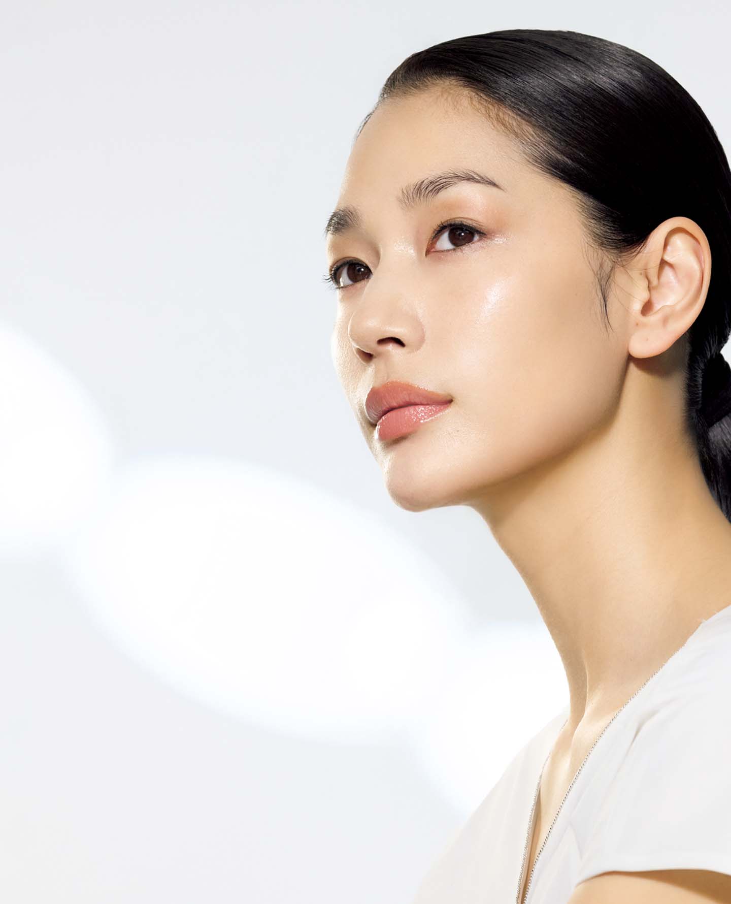 大人世代に最適なUVケアコスメは？「ディオール」「ポーラ」の【最新UVベース】でクリーンに煌めく肌を手に入れて | Precious.jp（プレシャス）