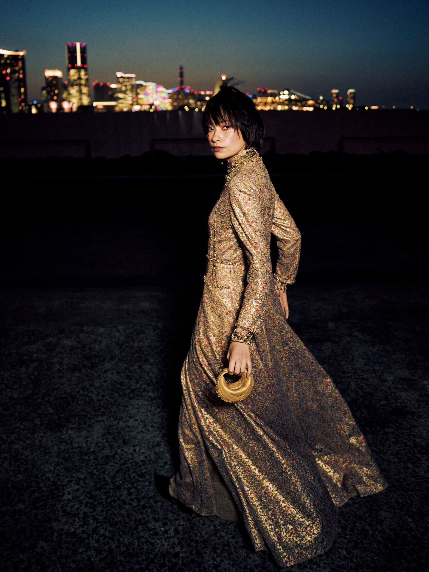 煌めく「シャネル」の美しいドレス｜花柄をあしらった繊細なレースが、新たなエレガンスを呼び覚ます | Precious.jp（プレシャス）