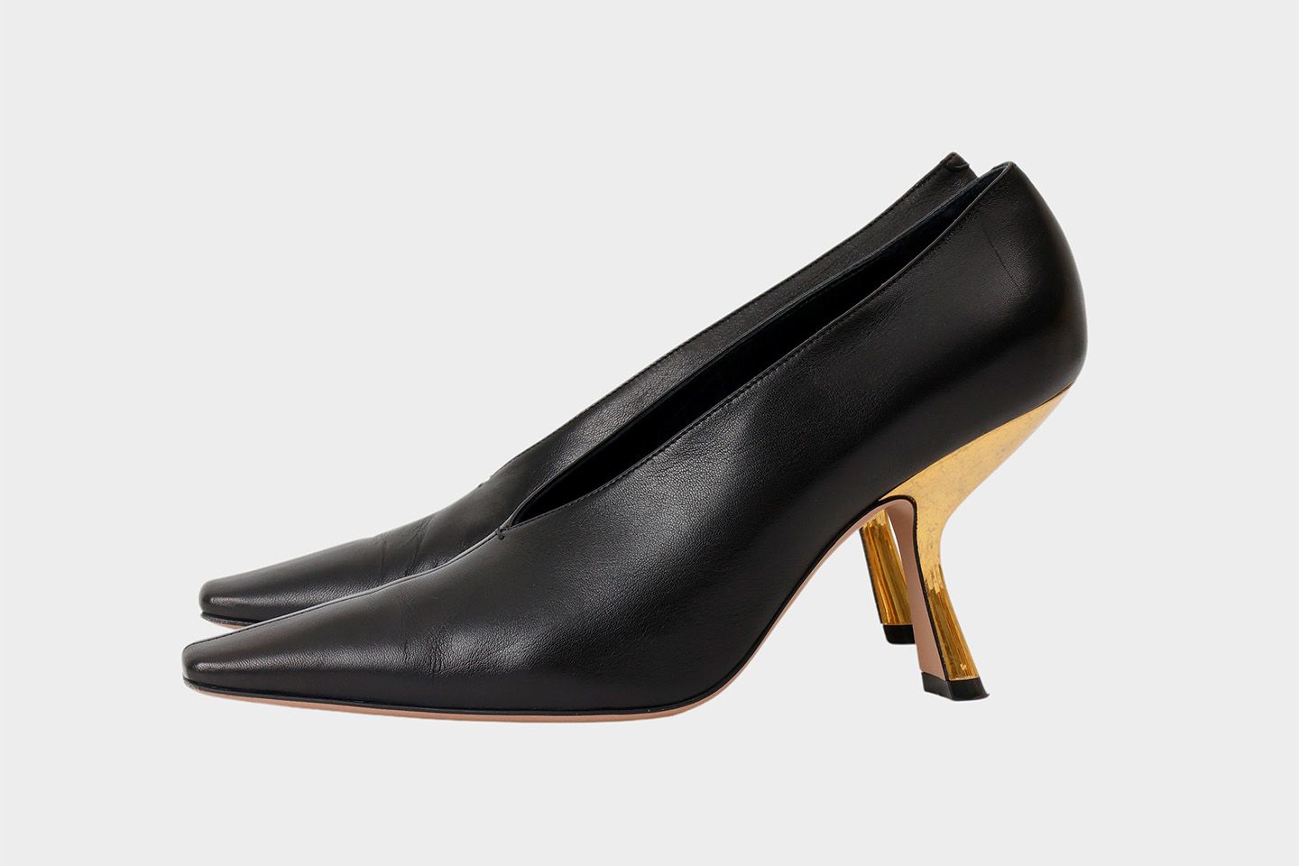 「CINOH」×「PELLICO」コラボシューズが登場！フォーマルシーンの女性を美しく魅せるパンプス | Precious.jp（プレシャス）