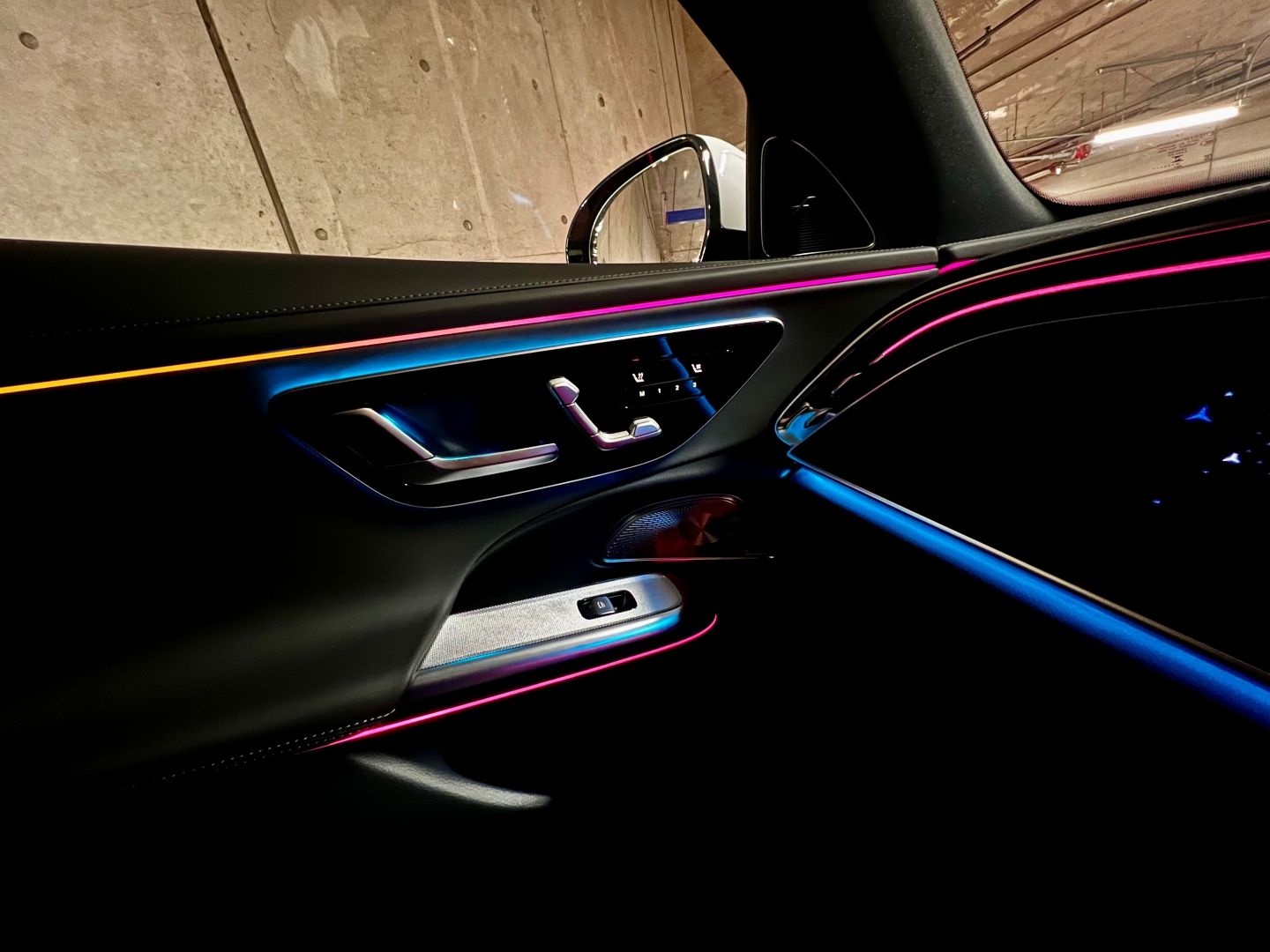 クルマの達人・松任谷正隆【メルセデス・ベンツ E300】「家族になれるメルセデスEクラス」 | Precious.jp（プレシャス）