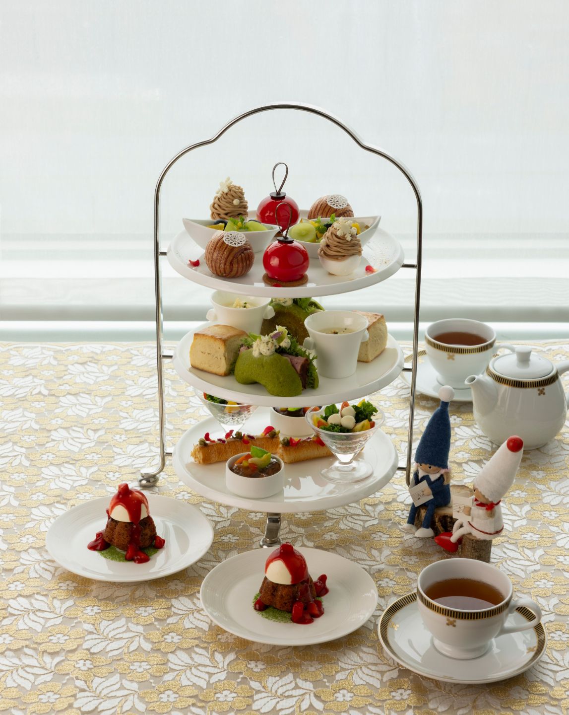 アイスクリームとろけるスペシャルデザートも！「帝国ホテル 東京」のホリデーアフタヌーンティー【実食レポート】 | Precious.jp（プレシャス）