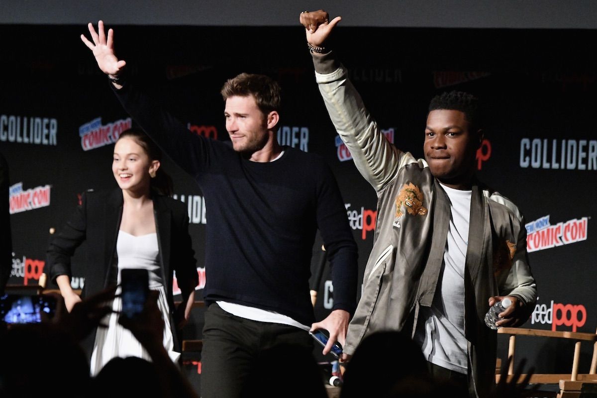 注目すべき若手俳優、ケイリー・スピーニーの魅力【写真35枚】｜150cm台を感じさせないファッションも話題！ | Precious.jp（プレシャス）