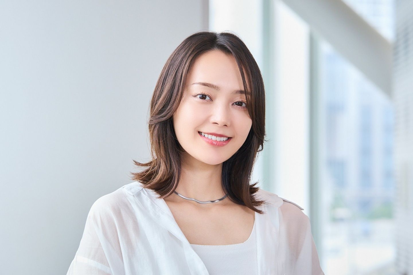 忙しい40代にもおすすめ！手入れが楽なのに決まる髪型【ミディアム10選】 | Precious.jp（プレシャス）