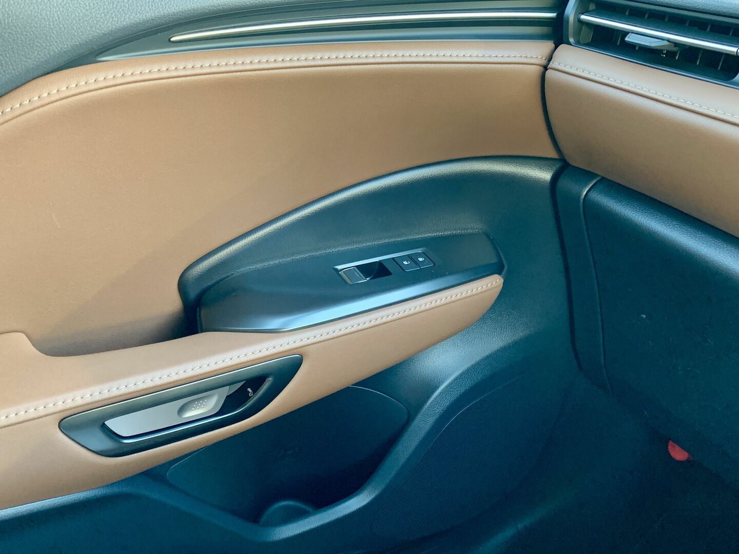 レクサスの心地よさはジャストサイズの「LBX」で味わって | Precious.jp（プレシャス）