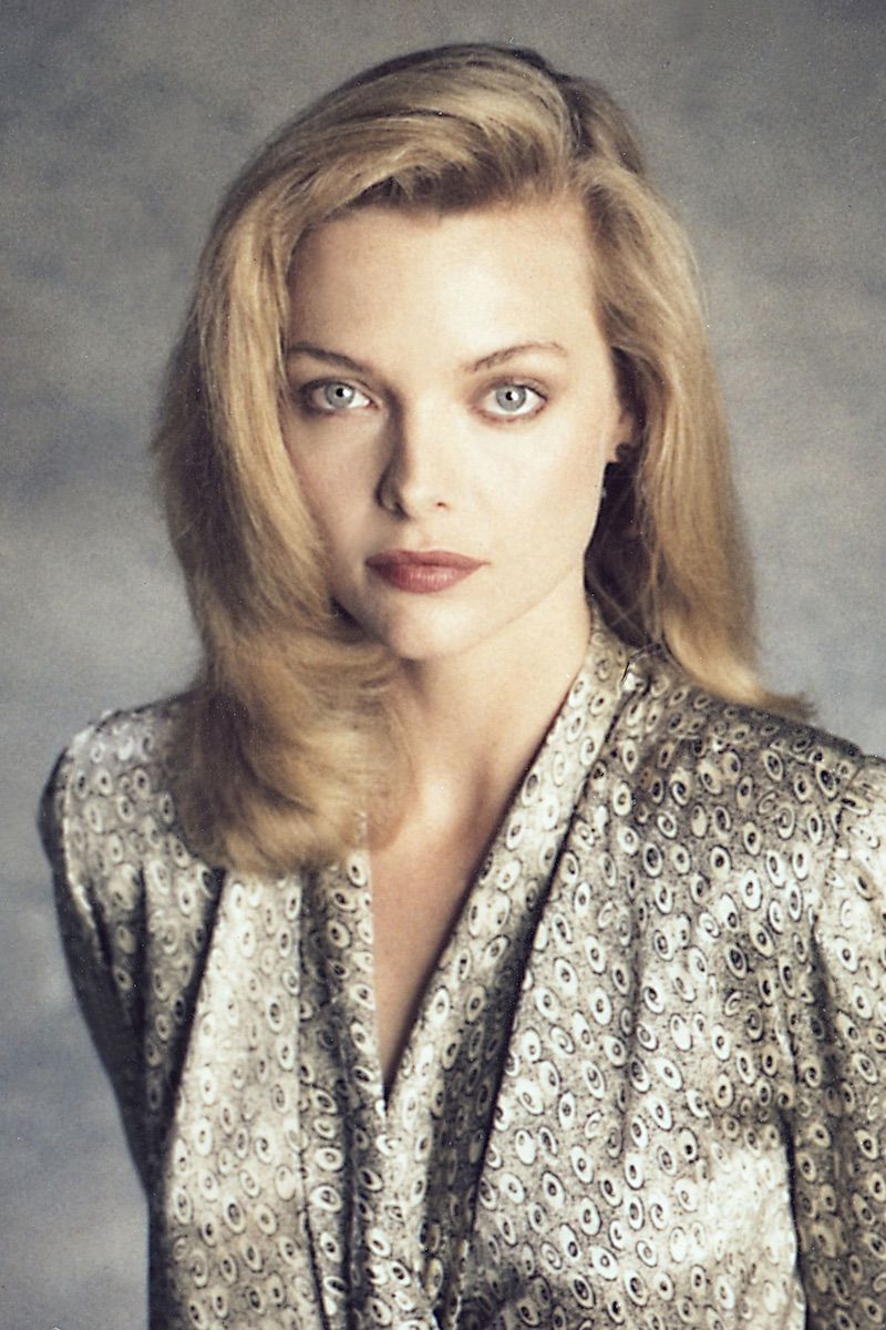 ミシェル・ファイファー、若いころから振り返ると？【遍歴50枚】｜『バットマン リターンズ』のキャットウーマン | Precious.jp（プレシャス）