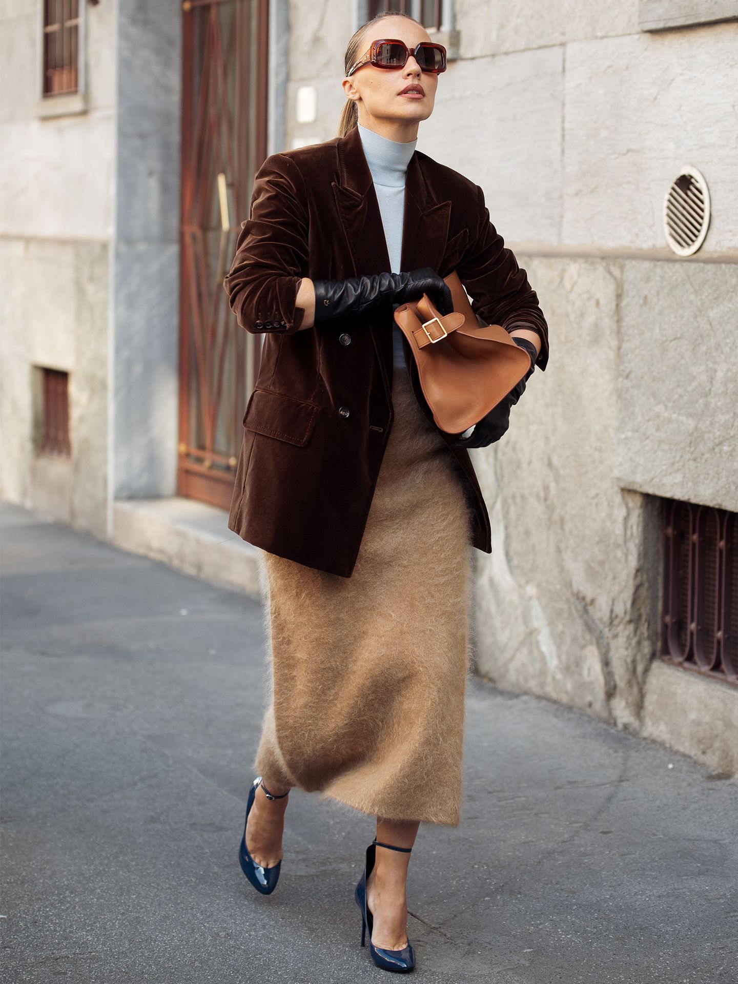 ケイト・モスもヘビロテ中！「ベロアジャケット」で秋のハンサムスタイル3選【海外スナップ】 | Precious.jp（プレシャス）