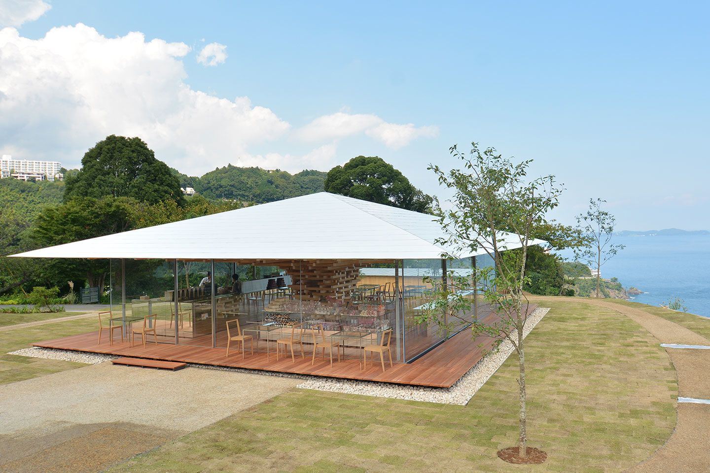 熱海 コエダ ハウス（COEDA HOUSE）｜隈 研吾デザインのカフェ、その絶景に感動 | Precious.jp（プレシャス）