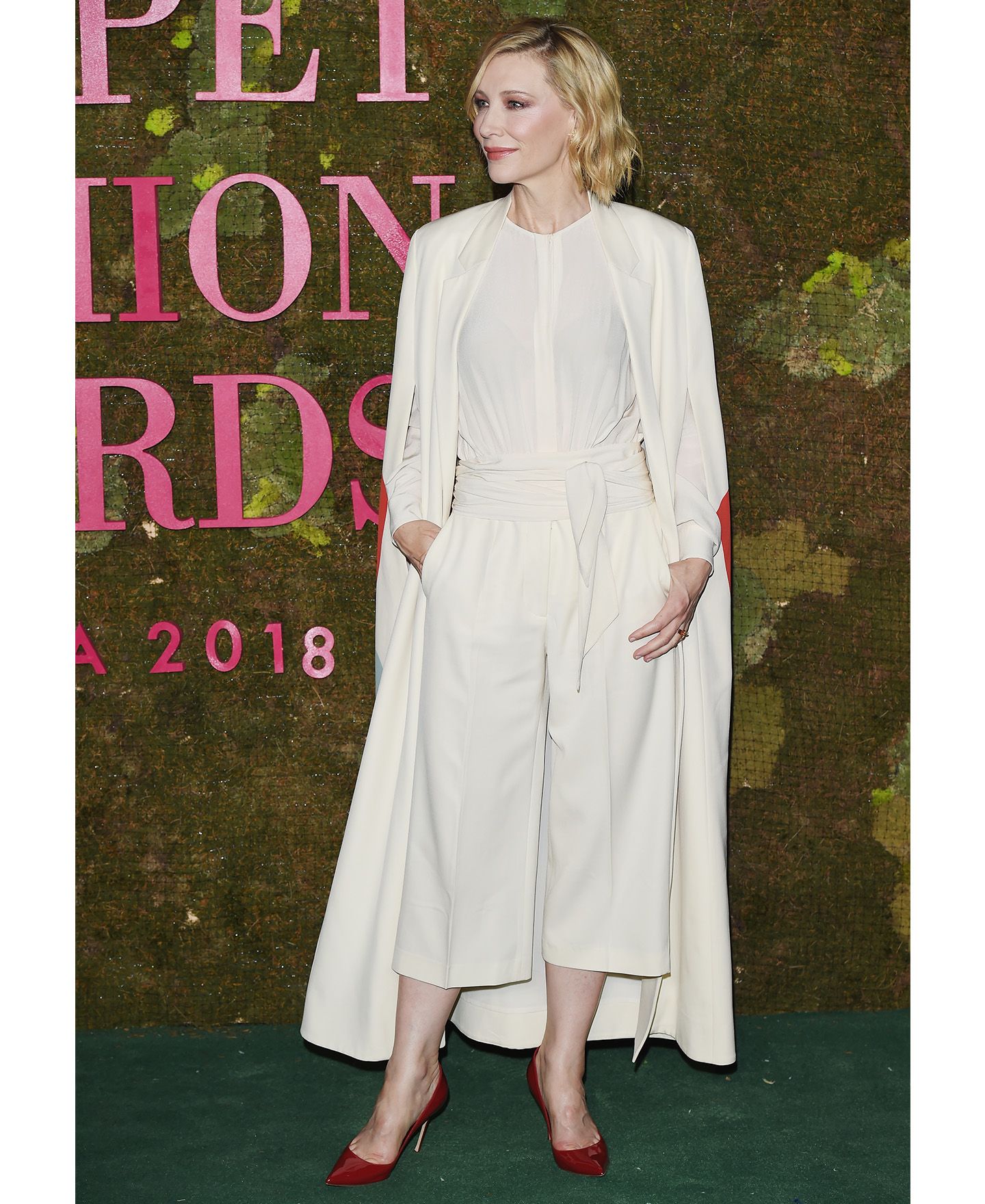 【ケイト・ブランシェットがお手本】ホリデーシーズンに着たい【きれい色マジック】コーデ | Precious.jp（プレシャス）