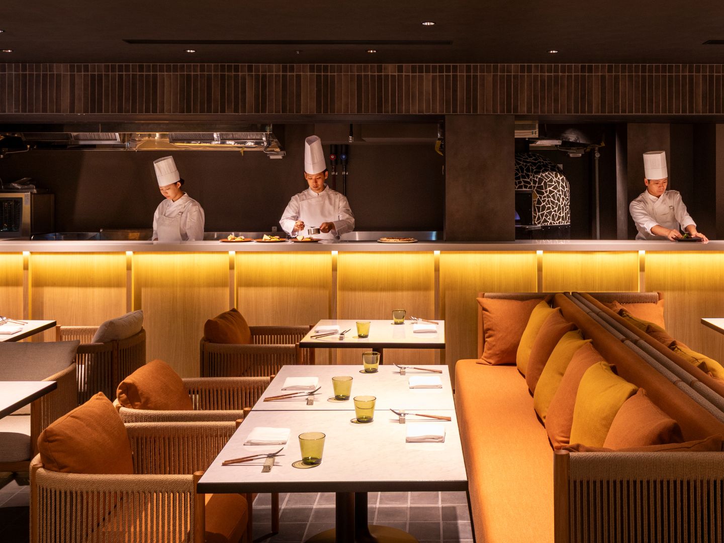 白金台「八芳園」のレストランで初のクリスマスアフタヌーンティー｜石窯で焼き上げるダッチベイビーも！【実食レポート】 | Precious.jp（プレシャス）