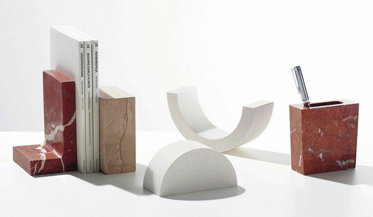オブジェやペーパーウエイトにしても素敵な「ISHIZO」の大理石のブックエンド｜暮らしを豊かにしてくれる小さな立役者 | Precious.jp（プレシャス）