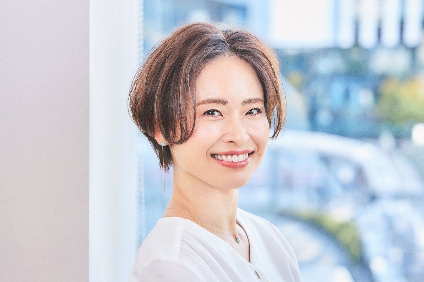 40代に似合う【おでこ出しマッシュショート】程よいモード感と大人かわいいをいいとこどり！ | Precious.jp（プレシャス）