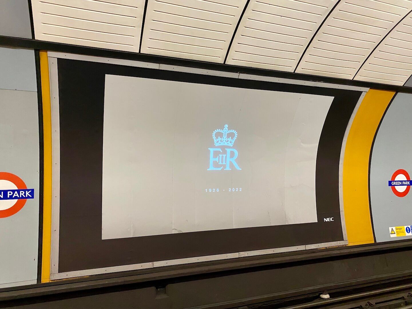 【現地レポート】高揚と空虚。ロンドン在住者が体験した女王国葬の10日間 | Precious.jp（プレシャス）