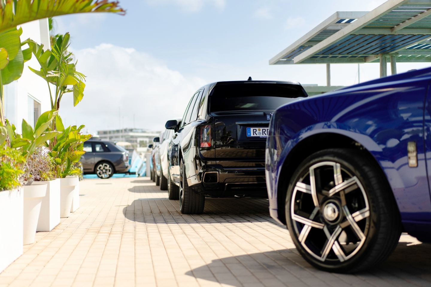 ロールス・ロイスなら旅も仕事もエフォートレスに！｜スーパー・ラグジュアリーSUV「カリナン・シリーズII」 | Precious.jp（プレシャス）