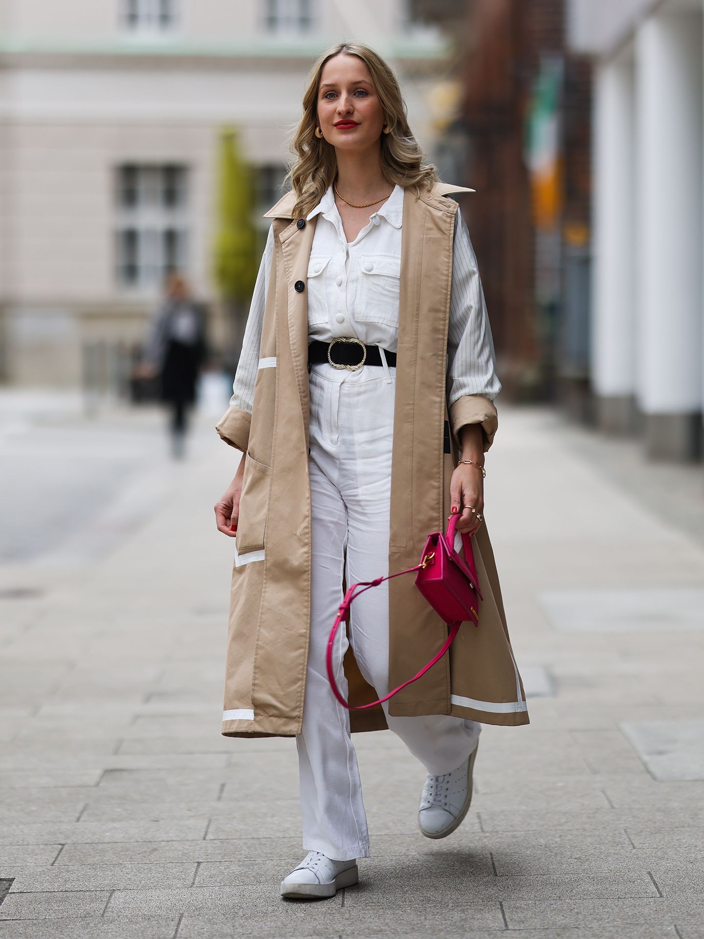 春着たいアイテムNo.1！「白シャツ」でつくる最新パンツコーディネート3選【海外スナップ】 | Precious.jp（プレシャス）